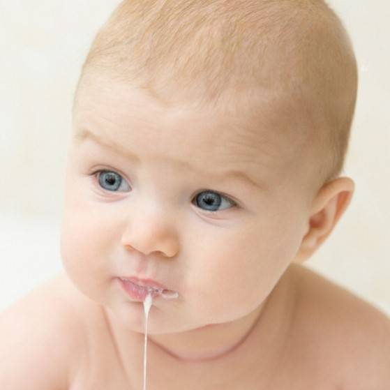 Refluxo em bebê: veja quando se preocupar! - Noeh